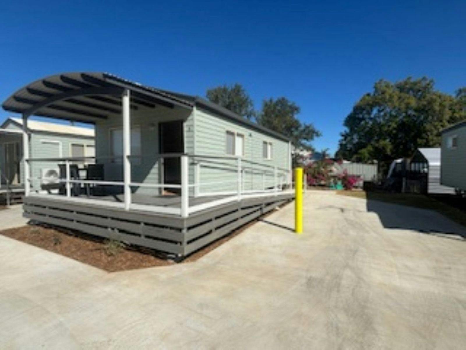 Longreach Starlight Cabins - Boutique Outback Accommodation ...