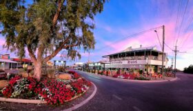 Tattersalls Hotel Winton | Food and Drink | Winton | Winton area ...